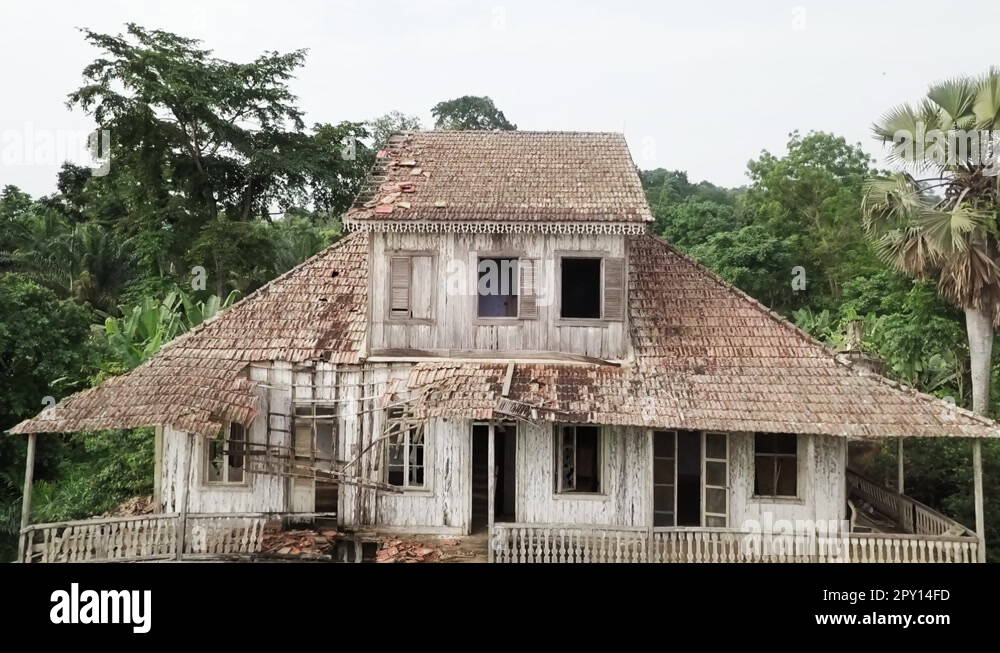 Wooden colonial Stock Videos & Footage - HD and 4K Video Clips - Alamy