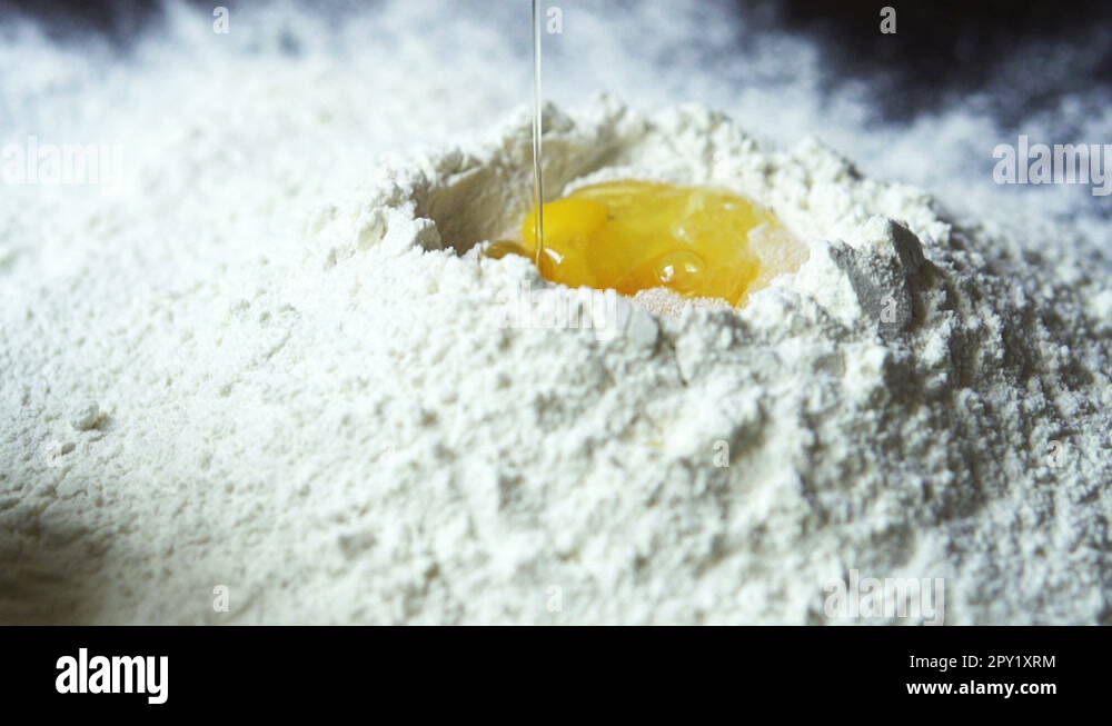 Throw flour Stock Videos & Footage - HD and 4K Video Clips - Alamy