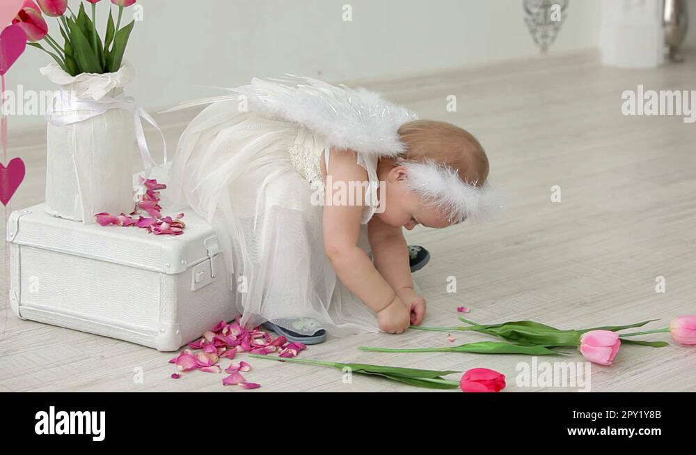 Play angel Stock Videos & Footage - HD and 4K Video Clips - Alamy