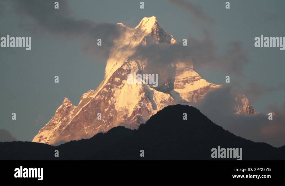 Machhapuchhre Stock Videos & Footage - HD and 4K Video Clips - Alamy