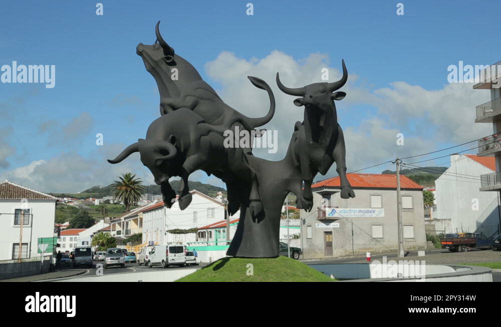 Statue bulls Stock Videos & Footage - HD and 4K Video Clips - Alamy