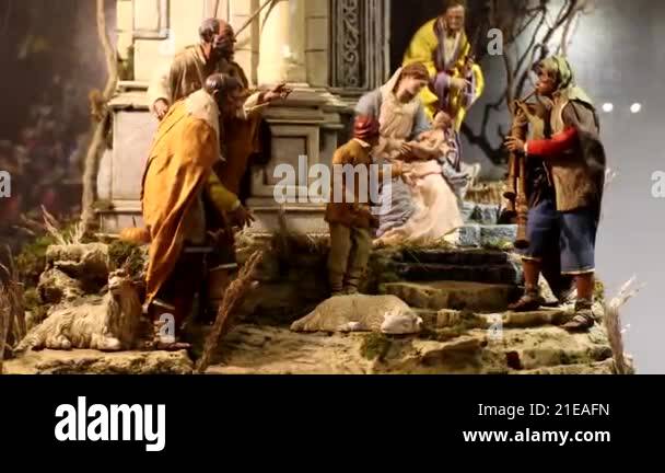 Complete artistic nativity scenes and miniature reproductions of the ...