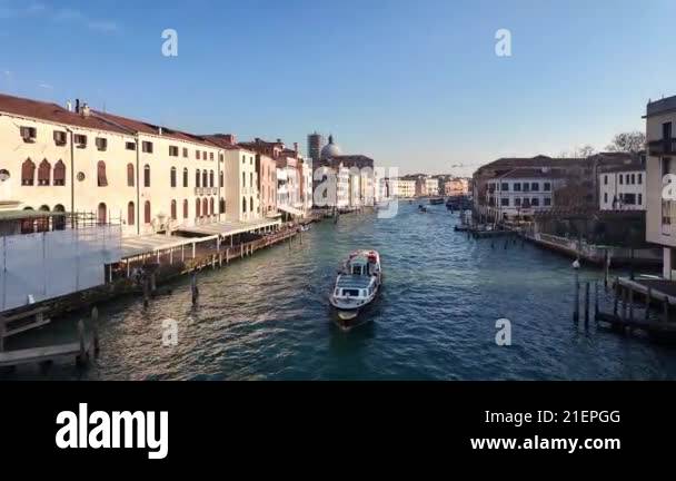 VENICE, ITALY - DECEMBER 05, 2024: Panorama of The Old Town of city of ...