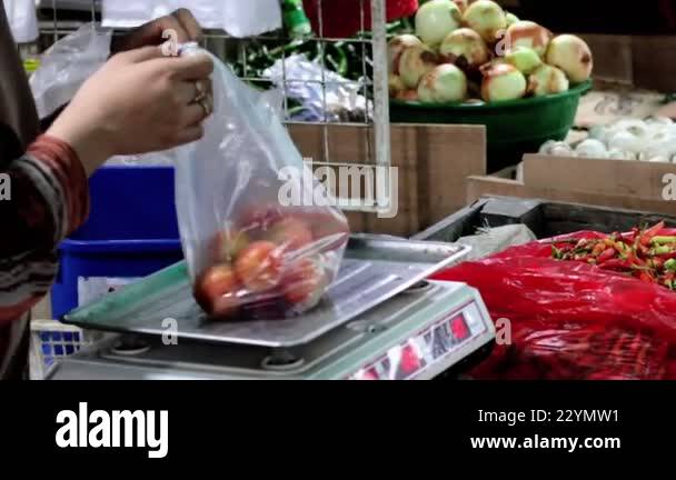 Balikpapan January 04,2025 activities of sellers and buyers at the ...