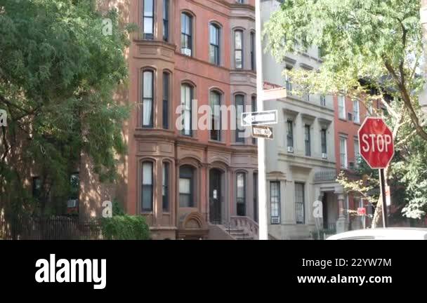 New York City townhouse building, Brooklyn Heights residential district ...