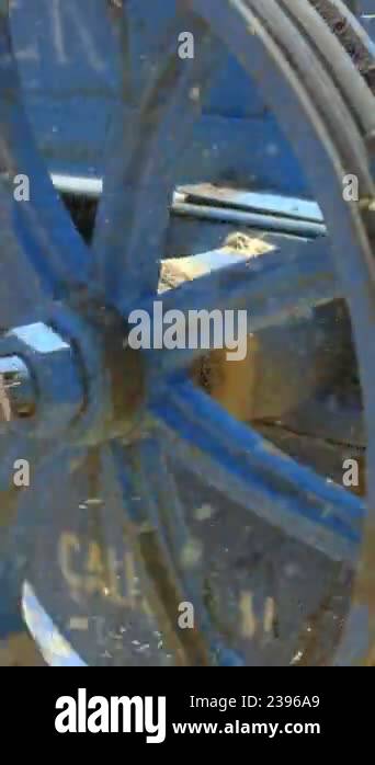 Spinning wheel videos, rotating tractor wheel, pulp machine in ...