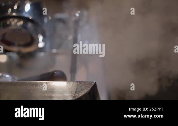 High cycle machine Stock Videos & Footage - HD and 4K Video Clips - Alamy