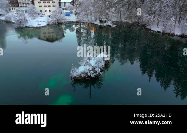 Badersee kleiner Bergsee in Grainau bei Garmisch-Partenkirchen ...