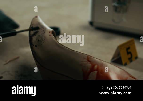 Cropped closeup shot of unrecognizable forensic expert in gloves ...