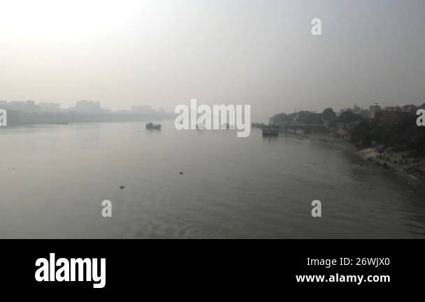 Misty morning view of Hooghly River from Howrah Bridge in Kolkata, West ...