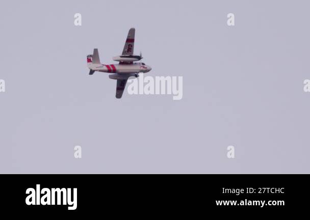 Specialized firefighting aircraft conducts crucial operations over Los ...