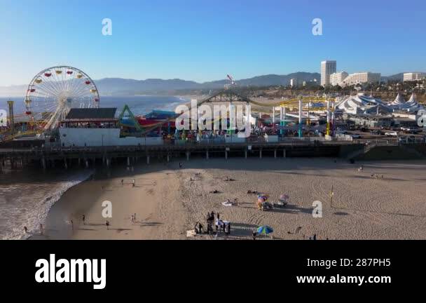 SANTA MONIKA, LOS ANGELES, CALIFORNIA, USA October, 2024. Overhead view ...