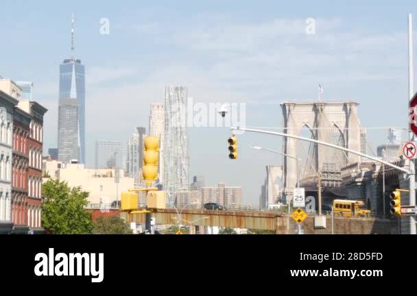 Brooklyn Bridge, Manhattan downtown. New York City skyline, financial ...