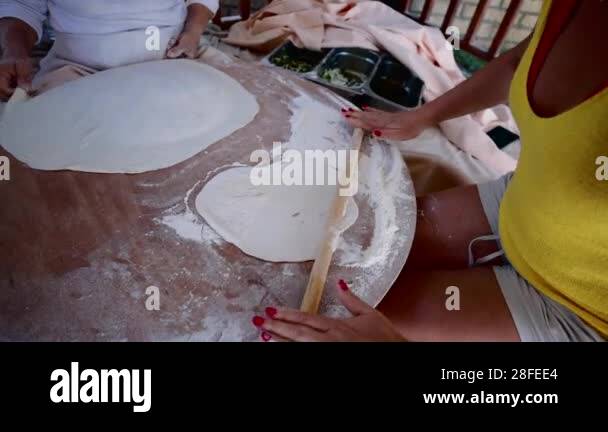 Flour dusted table Stock Videos & Footage - HD and 4K Video Clips - Alamy