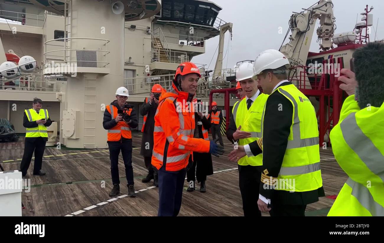 Miliband visits ABP's new £35 million offshore energy facility in ...