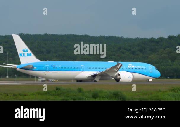 KUALA LUMPUR, MALAYSIA - JANUARY 14, 2025: Side view, passenger plane ...