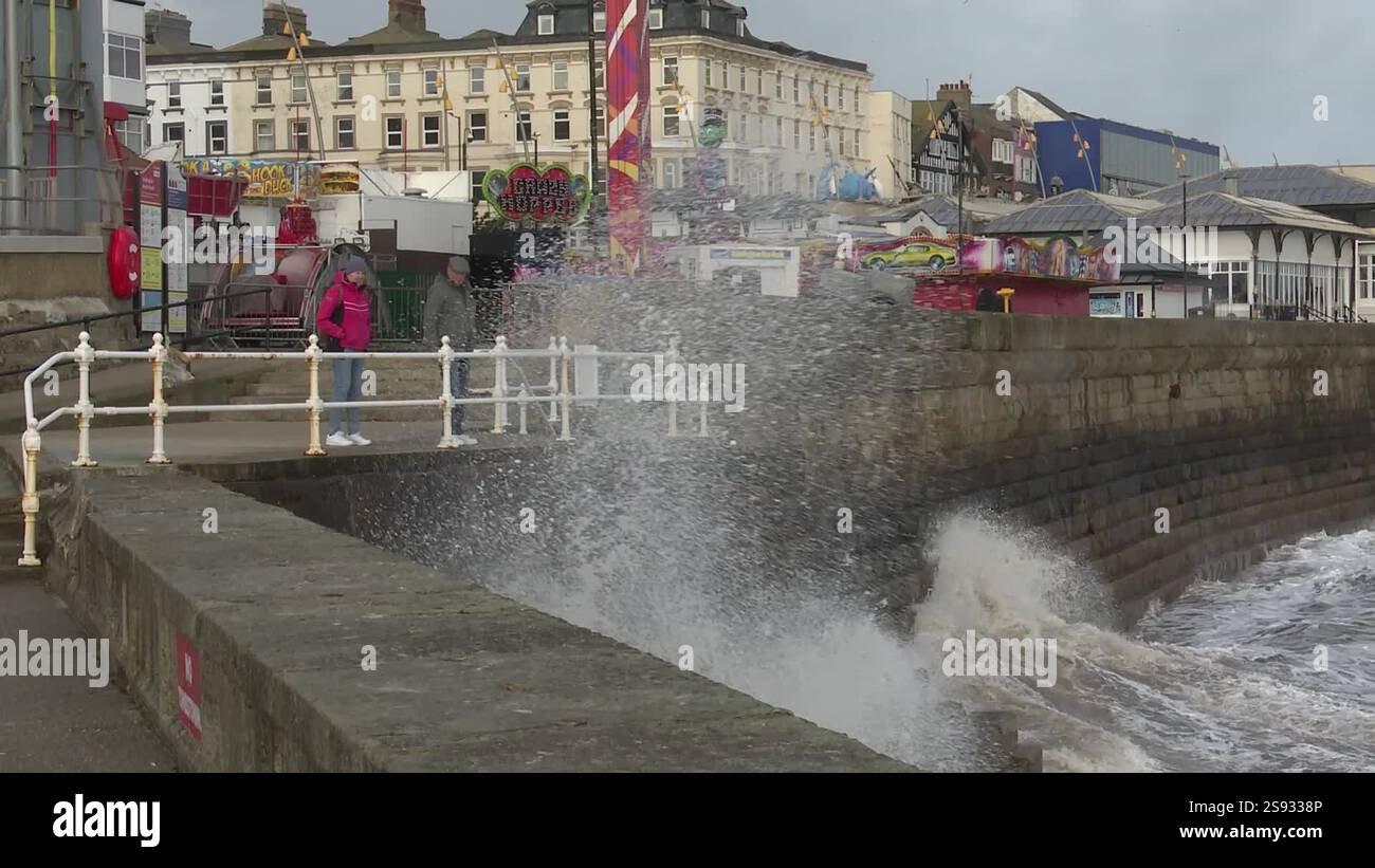 Storm eowyn waves Stock Videos & Footage - HD and 4K Video Clips - Alamy