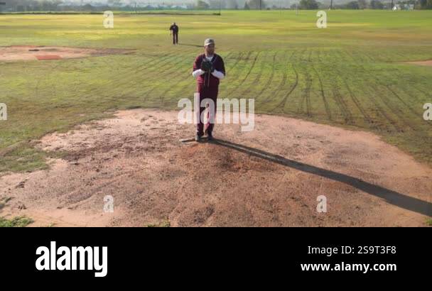 Pitcher delivery Stock Videos & Footage - HD and 4K Video Clips - Alamy