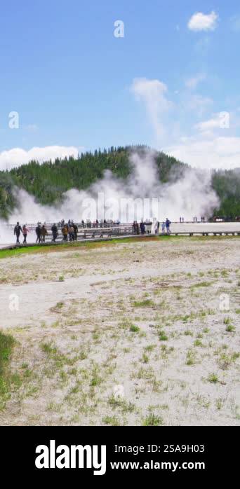 The breathtaking picturesque view of Yellowstone National Park ...