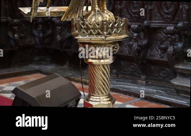 Wings column Stock Videos & Footage - HD and 4K Video Clips - Alamy