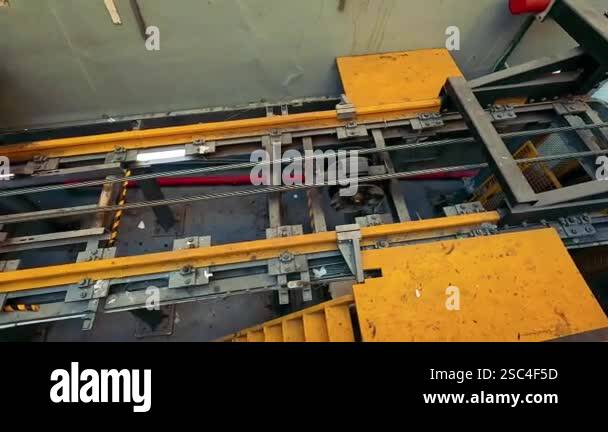 Action pulleys Stock Videos & Footage - HD and 4K Video Clips - Alamy