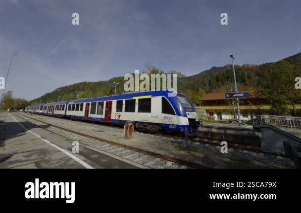 Bahnhof in Bayrischzell, Bayern, Deutschland. Train stands at its ...