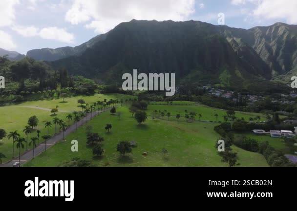 Aerial view of Oahu, Hawaii, featuring the Ko olau Mountain Range, a ...
