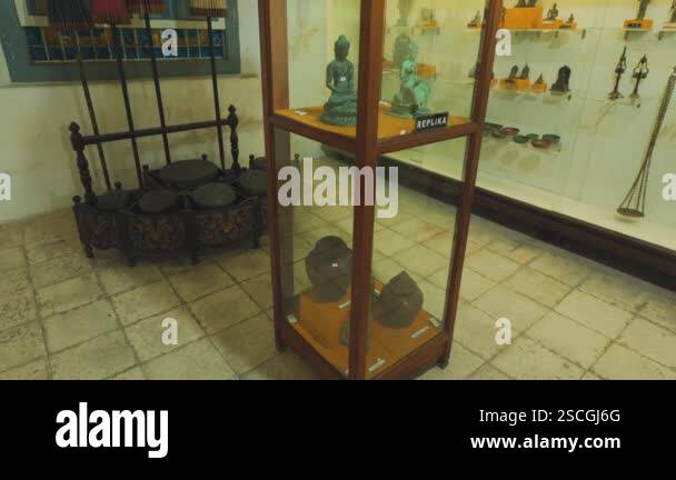 Base buddha statues Stock Videos & Footage - HD and 4K Video Clips - Alamy