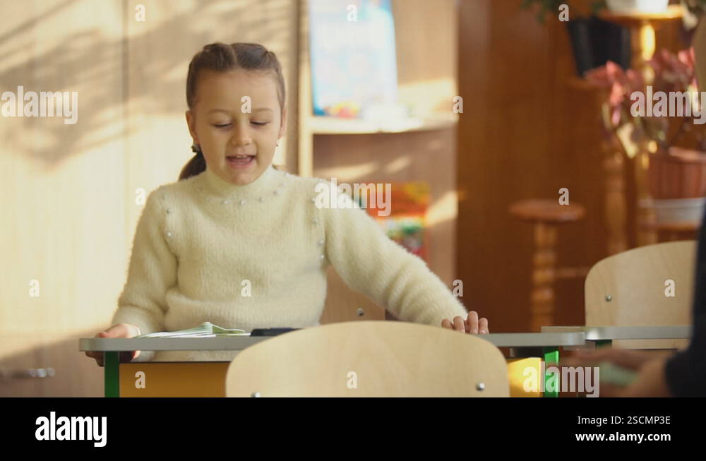 children guess numbers Stock Video Footage - Alamy
