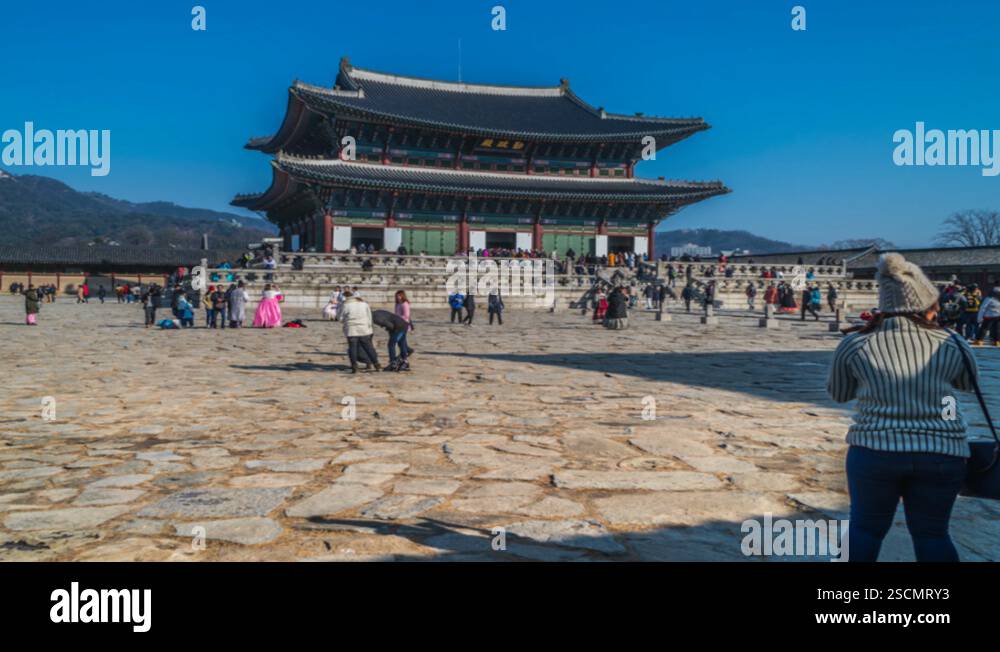 Hyper lapse of tourists swarming through Gyeongbokgung Palace in Seoul ...