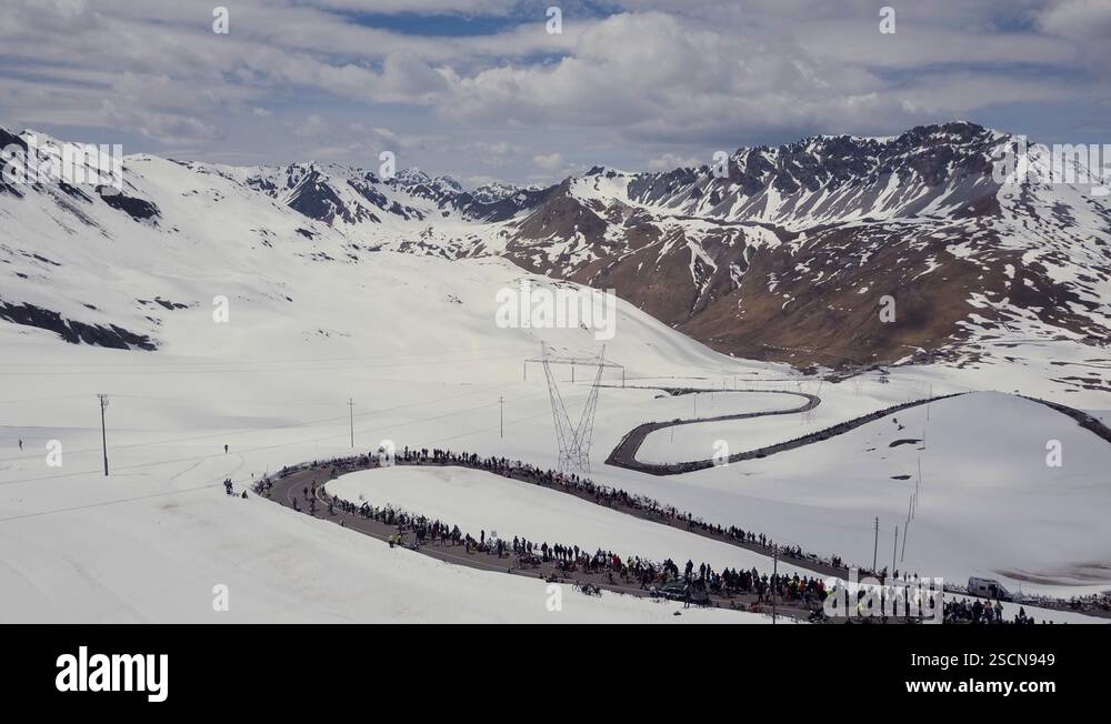 Passo dello Stelvio Aerial 2017. Cyclists and fans at the bike race ...