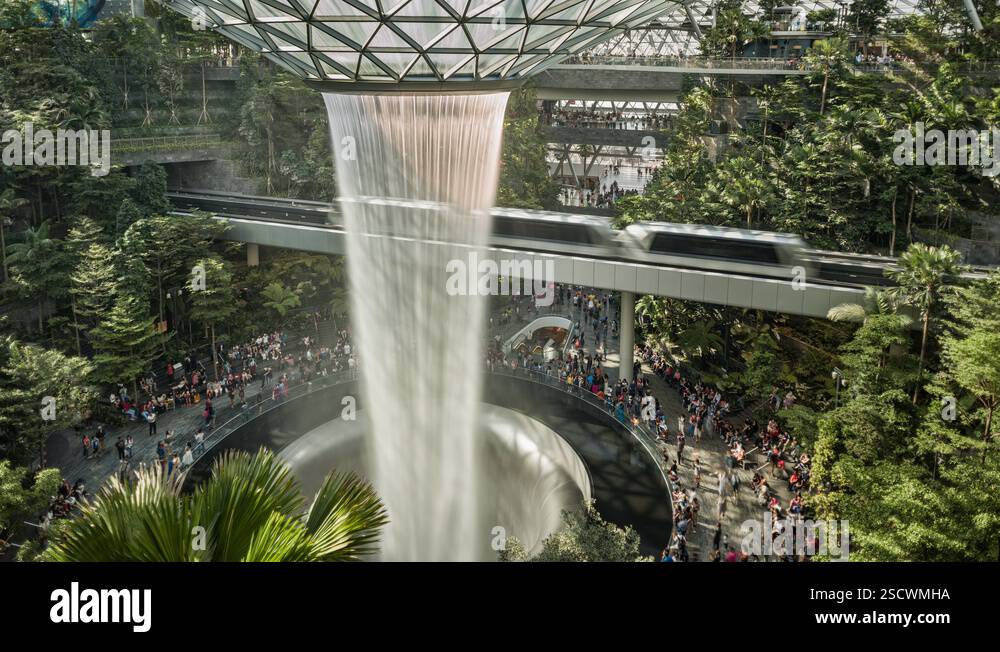 TL/PU/ZO The Jewel entertainment and retail complex Changi airport ...