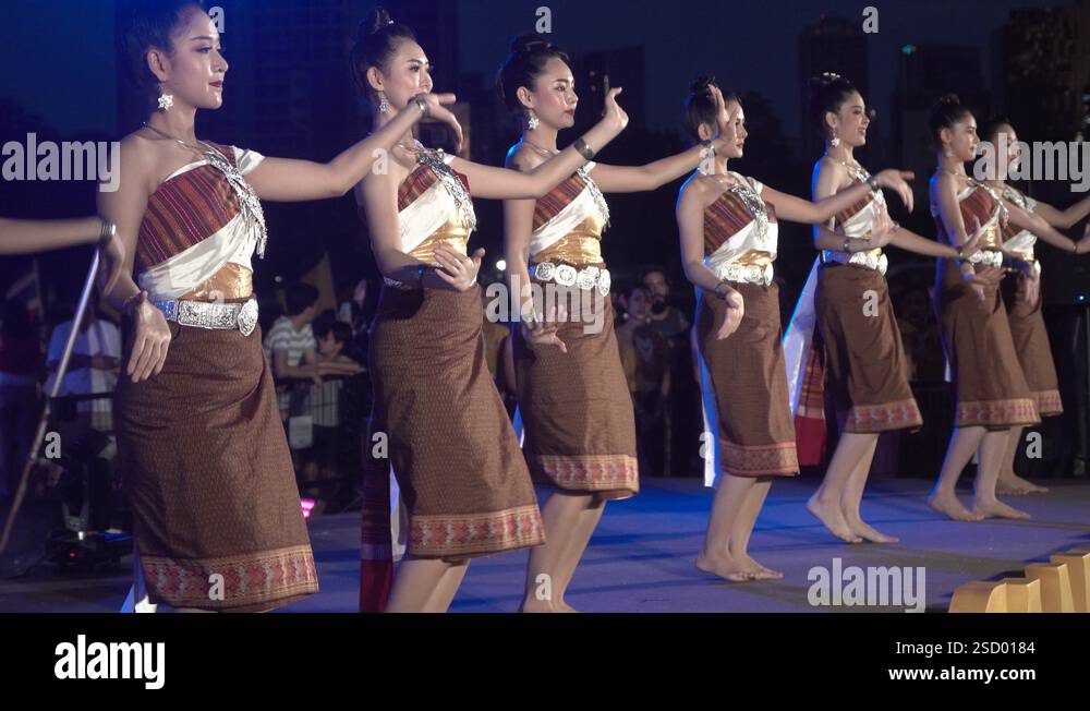 Thai traditional dance performing Stock Video Footage - Alamy
