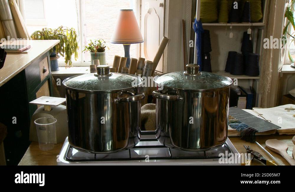 Large scale dyeing Stock Videos & Footage - HD and 4K Video Clips - Alamy