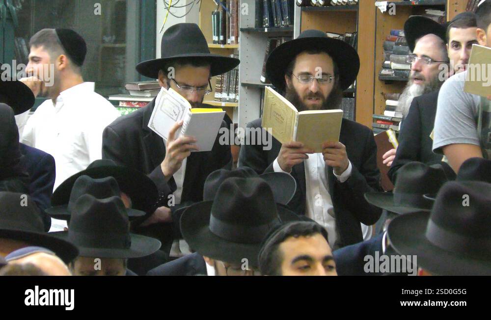 Haredim at the synagogue at Or HaChaim yeshiva reciting Midnight ...