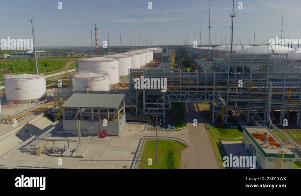 gas reservoirs and service building at refinery plant aerial Stock ...