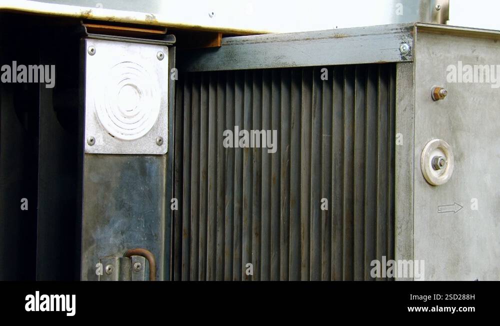 Cartridge of electrostatic precipitator purifies air particles at high ...