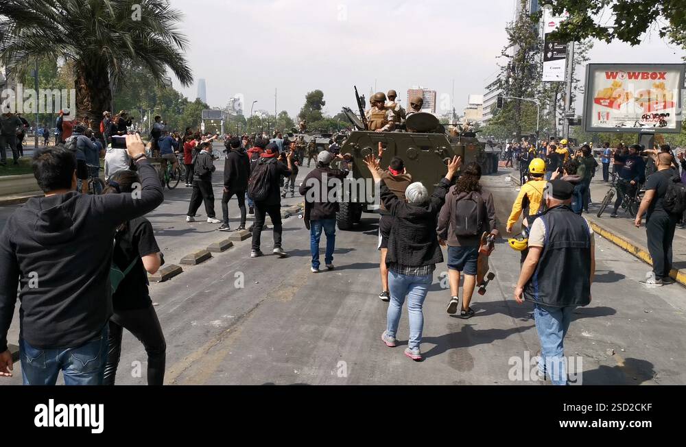 Soldiers and tanks at Santiago de Chile streets during latest riots 1/4 ...