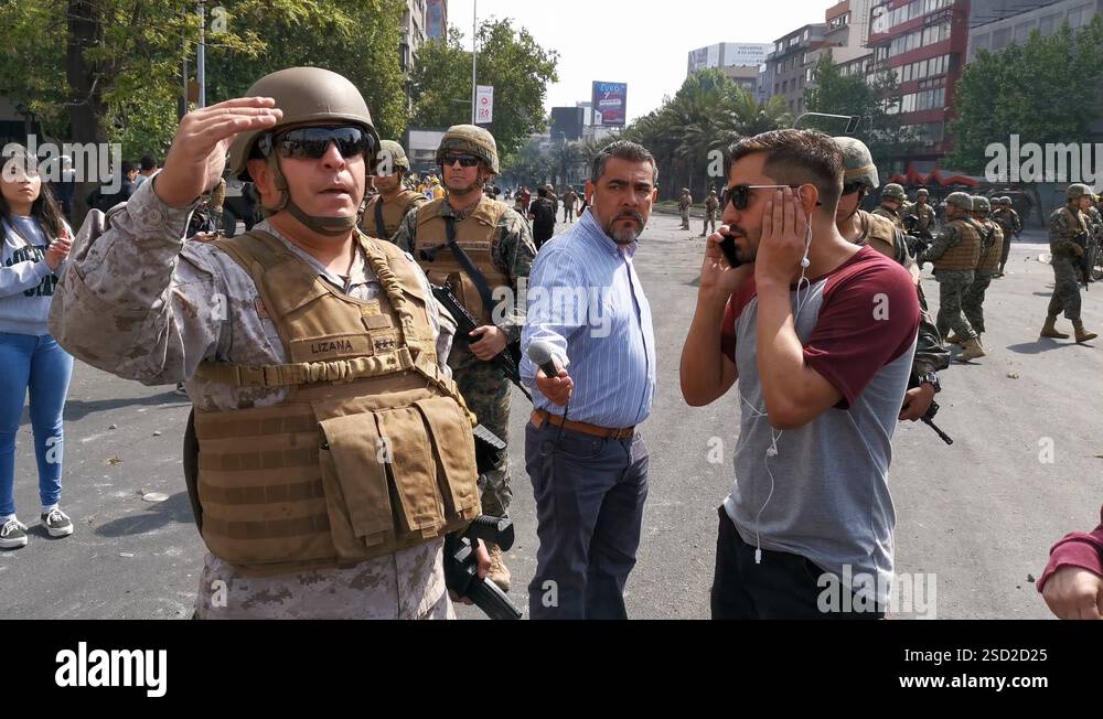 Soldiers and tanks at Santiago de Chile streets during latest riots 1/5 ...