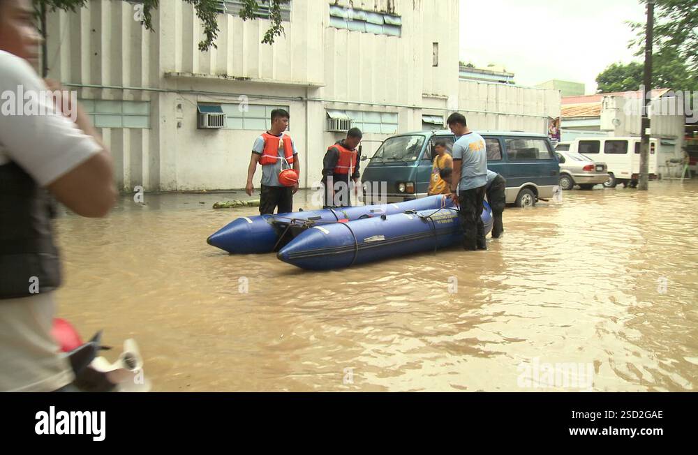 Rescue Team In Flood Crisis Manila Philippines Stock Video Footage - Alamy