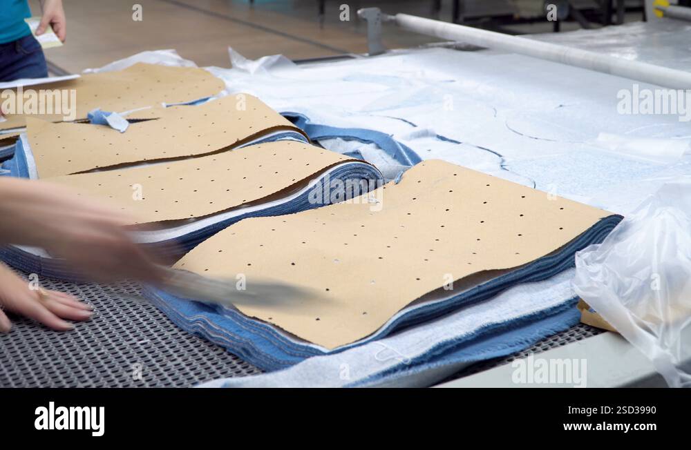 Industrial garment factory special fabric for laser cutting cuts Stock ...