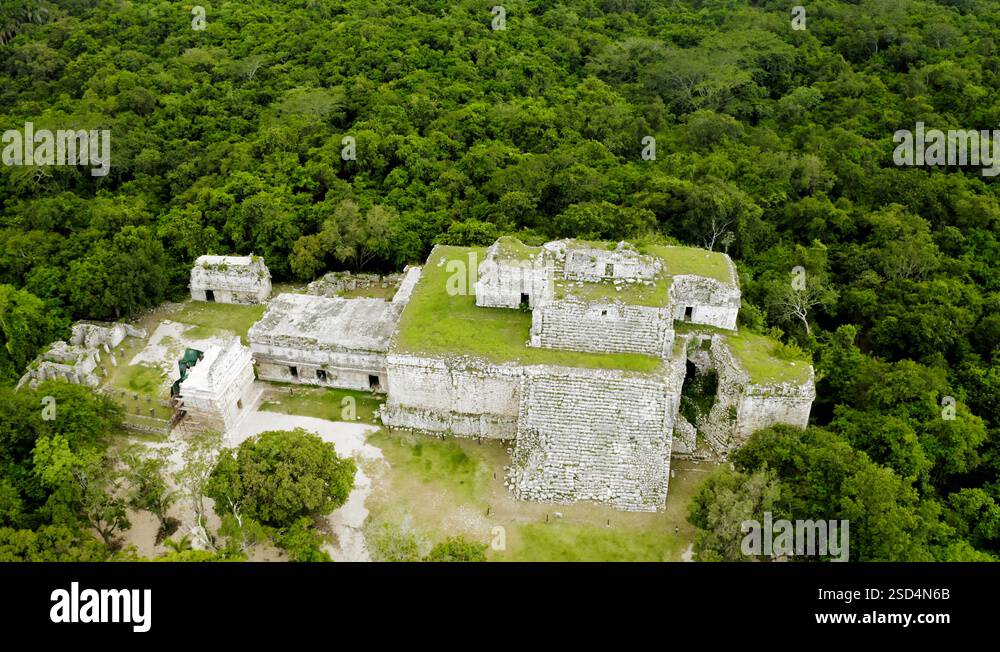 Aerial perspective of the Chichen Itza Pyramid, court, observatory, all ...