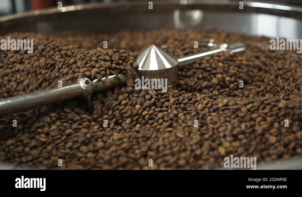 Process of mixing and grinding roasted coffee beans with equipment ...