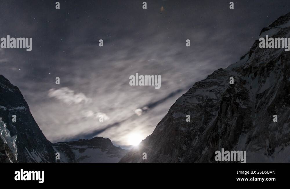 Moon rising over the Lhotse face in the Western CWM on Mt Everest Stock ...