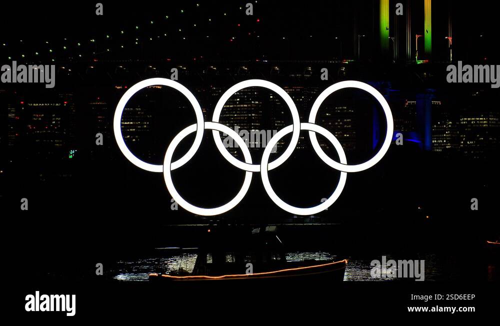 TOKYO, JAPAN : The five ring symbol of the Olympic Games at Odaiba ...