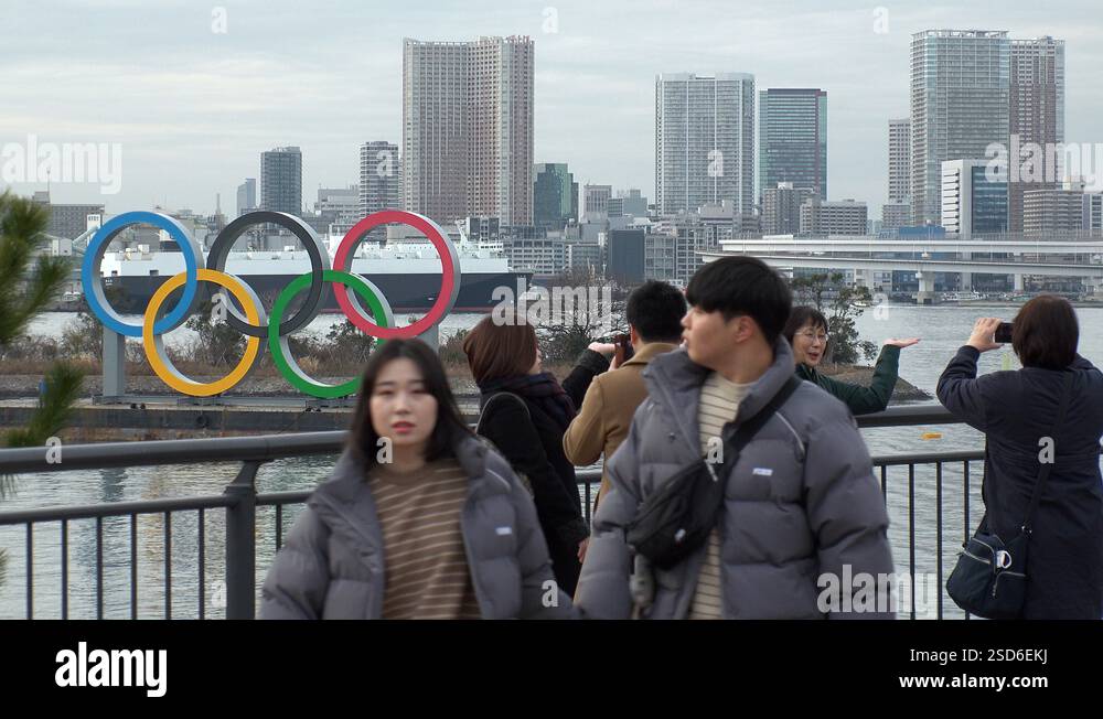 TOKYO, JAPAN : The five ring symbol of the Olympic Games at Odaiba ...