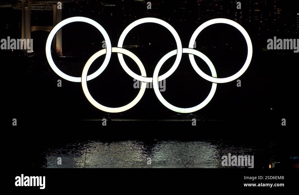 TOKYO, JAPAN : The five ring symbol of the Olympic Games at Odaiba ...