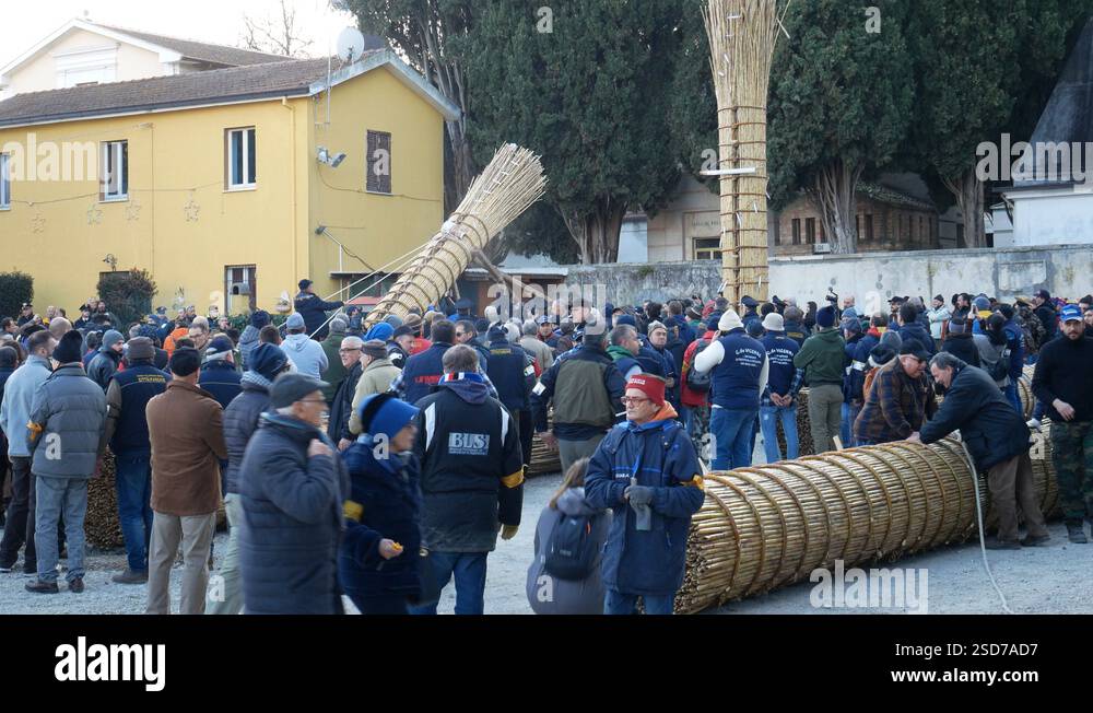 folklore festival of Farchie in Saint Anthony Abate day, Abruzzo, Italy ...