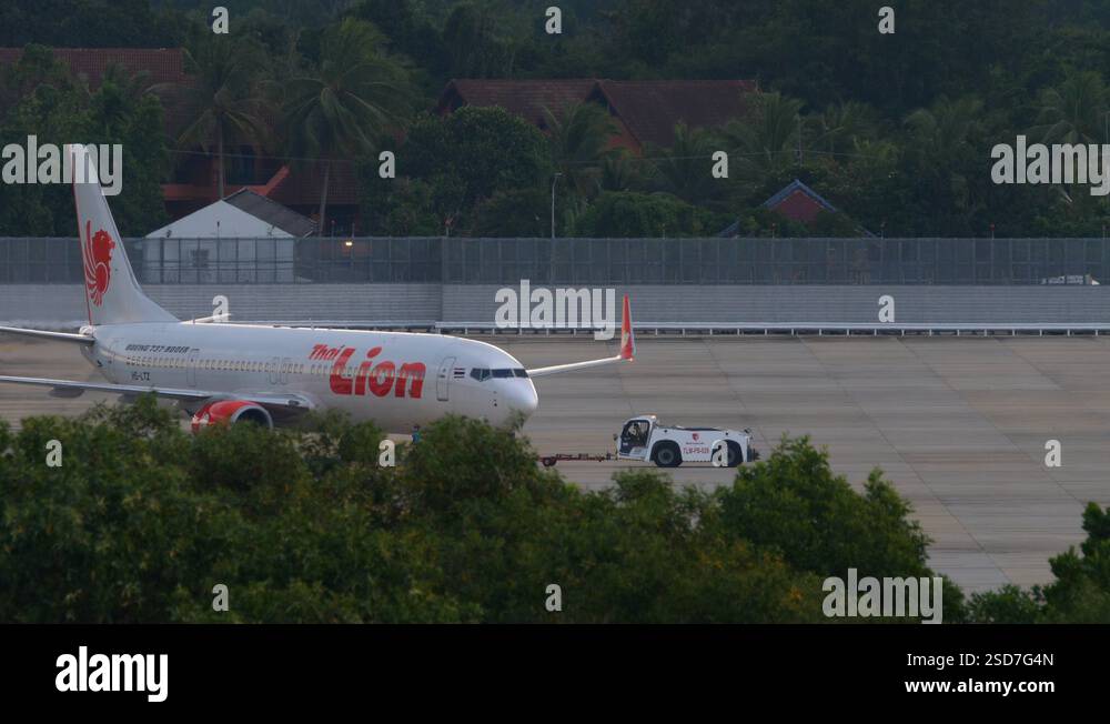 Airplane Boeing 737 towing before departure Stock Video Footage - Alamy