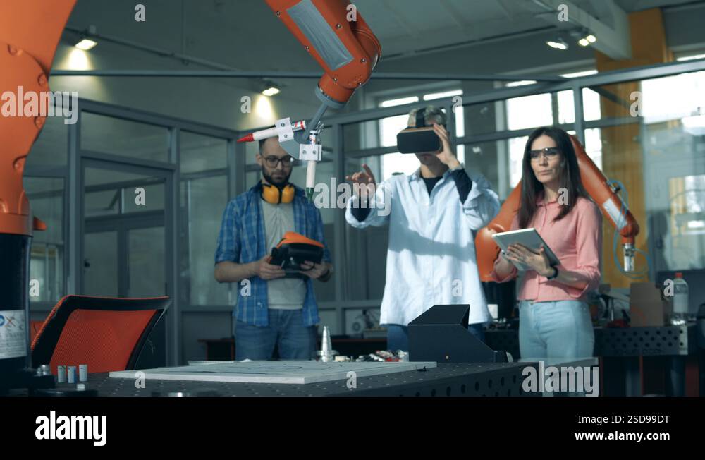 Scientists are running an experiment with VR-glasses and a robotic arm ...